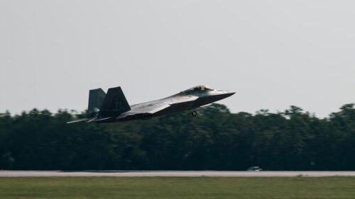 F-22ラプター：戦域での航空支配という新しい戦い方を実現 | 写真で学ぶ航空機のモノづくり