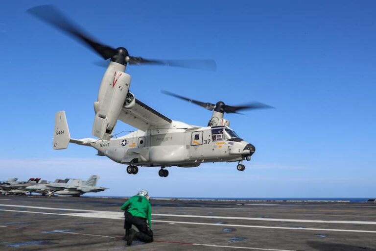 CMV-22オスプレイ：空母と基地との間で物資と人員をつなぐ艦上輸送機 | 写真で学ぶ航空機のモノづくり